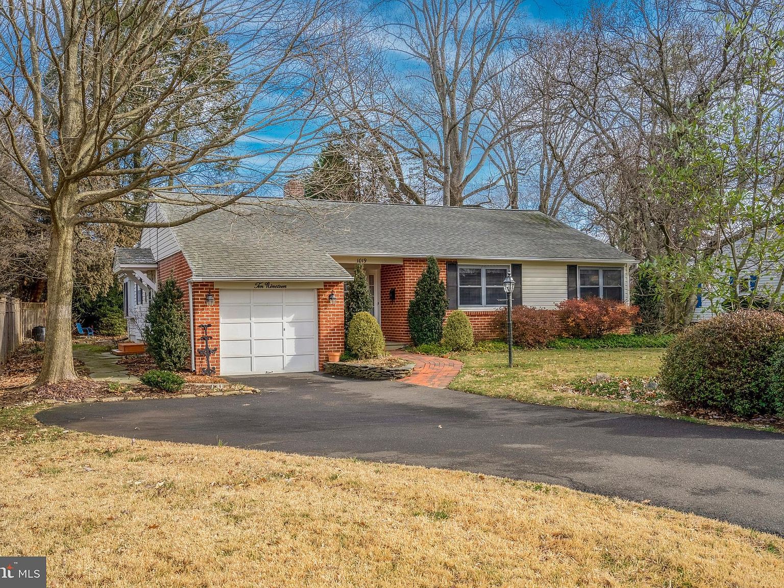 1019 Pheasant Ln, Oreland, PA 19075 | Zillow