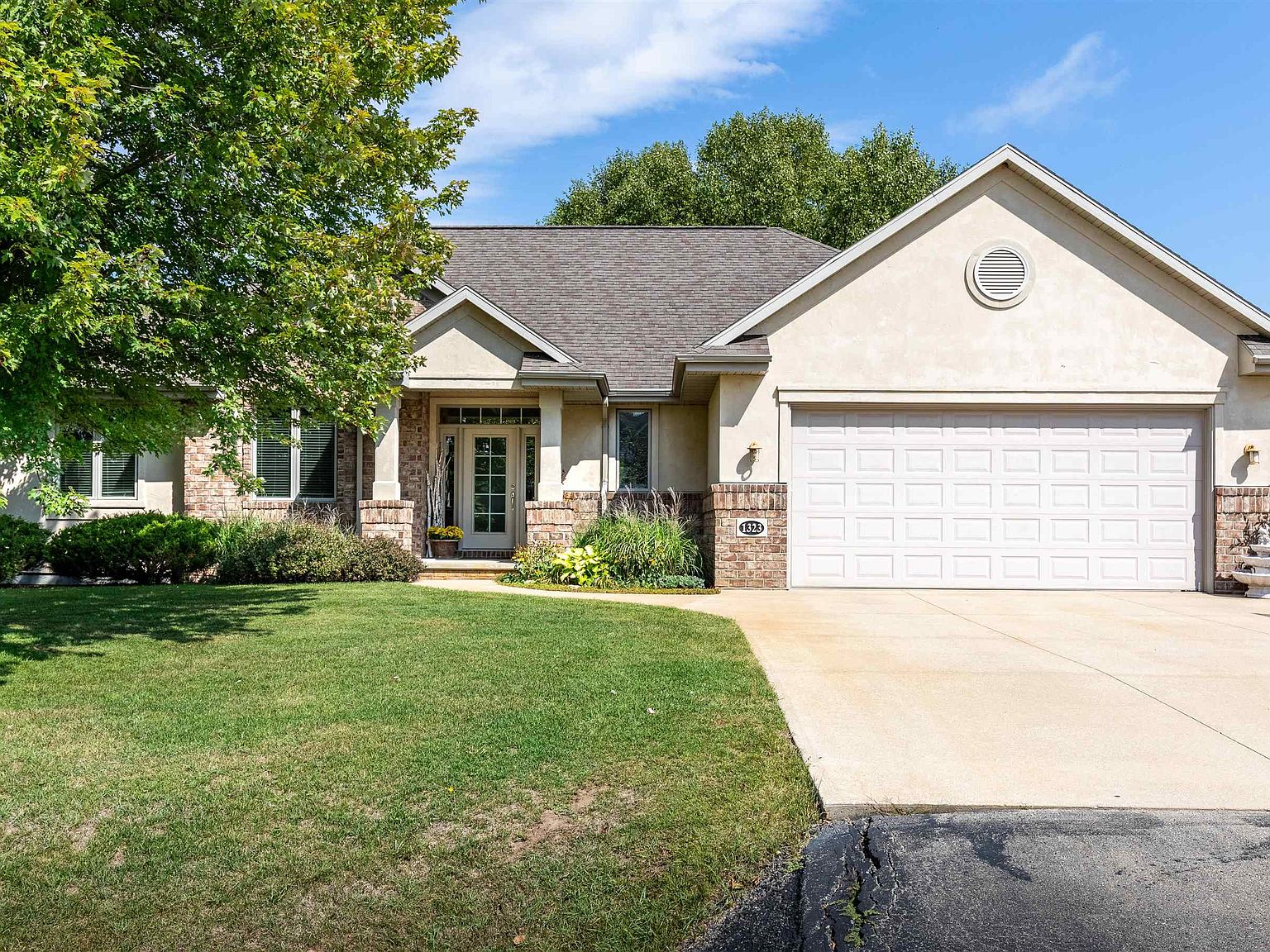 1323 Birch Bark Ln, Neenah, WI 54956 | MLS #50281207 | Zillow