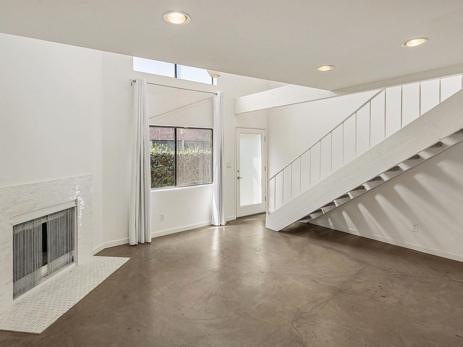 3010 Colorado Ave APT 2, Santa Monica, CA 90404 | Zillow