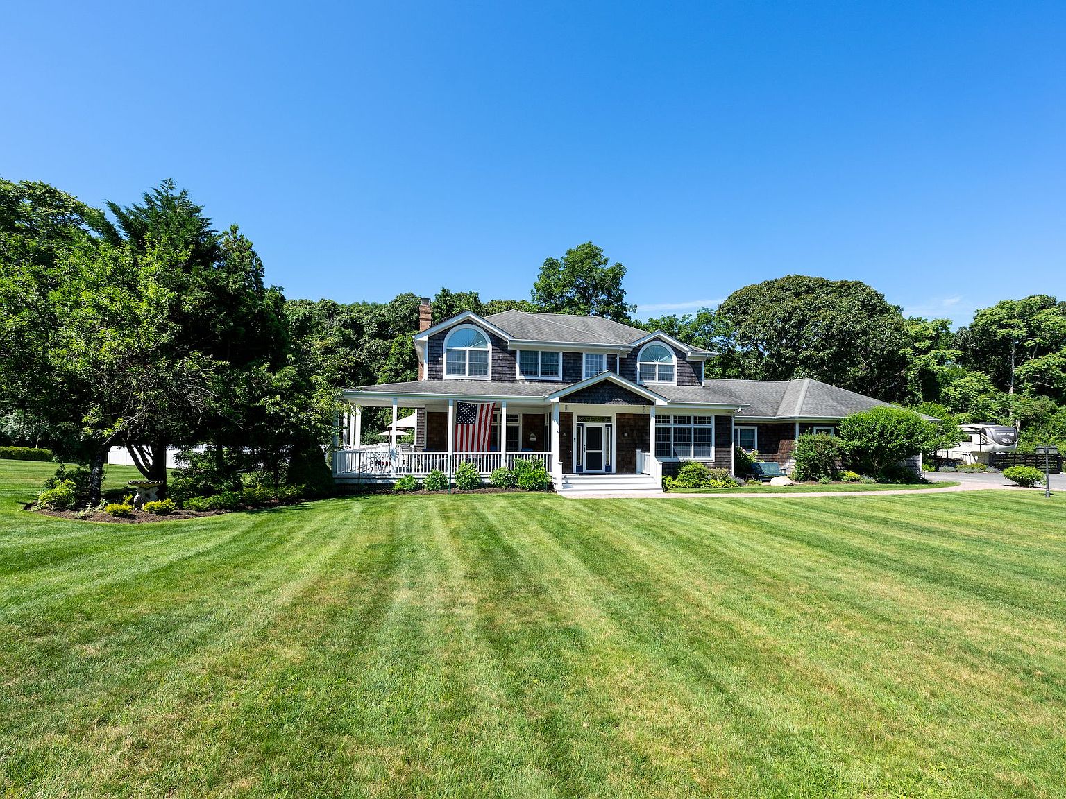 8 McGrath Stand Ln, Sag Harbor, NY 11963 | Zillow