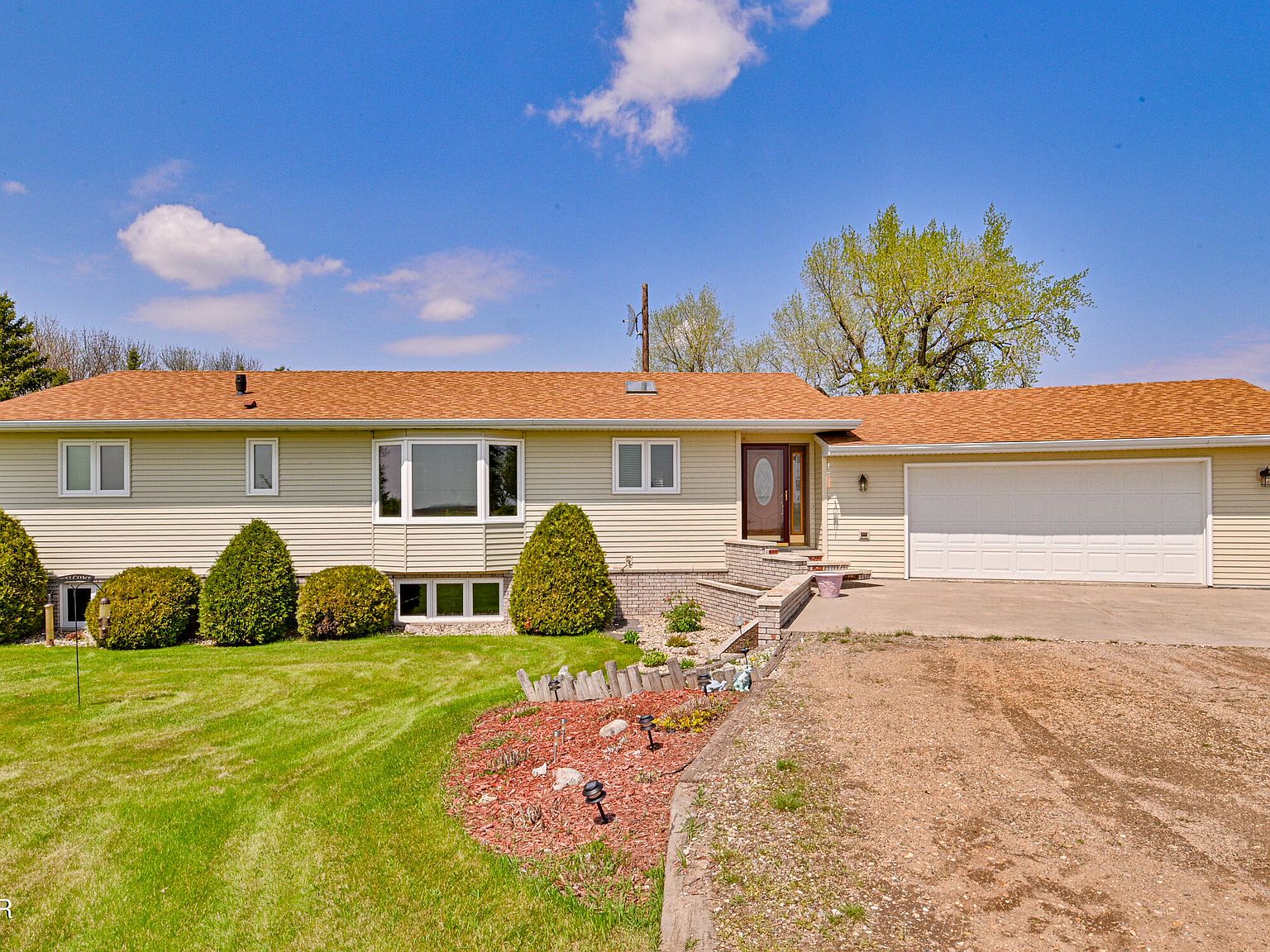 8420 98th Ave NE, Alsen, ND 58311 | Zillow