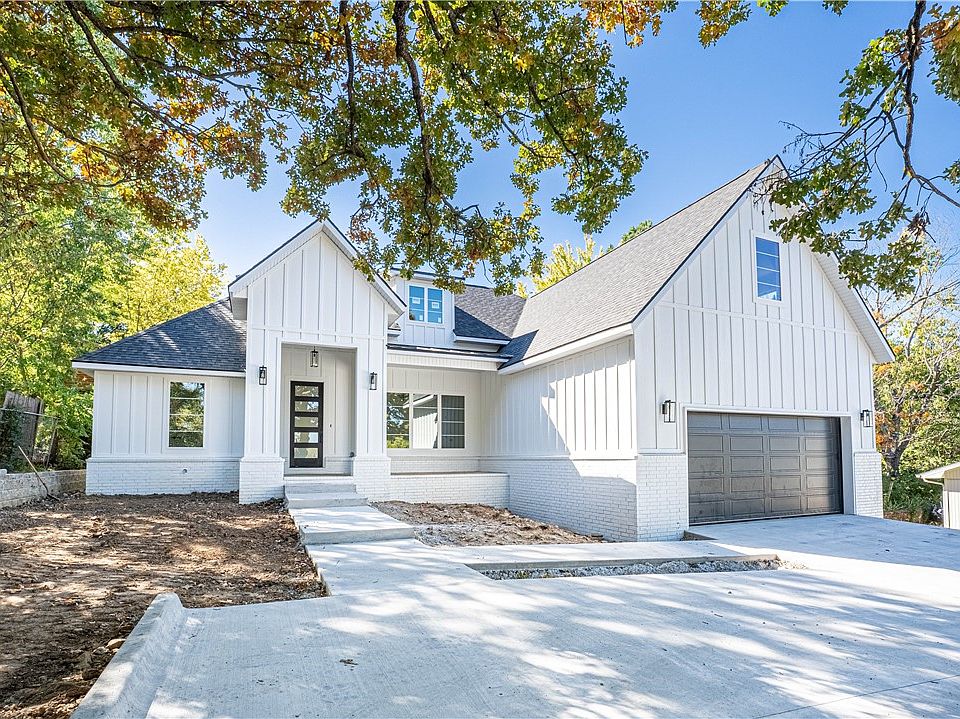 1819 Wedington Dr, Fayetteville, AR 72701 | Zillow
