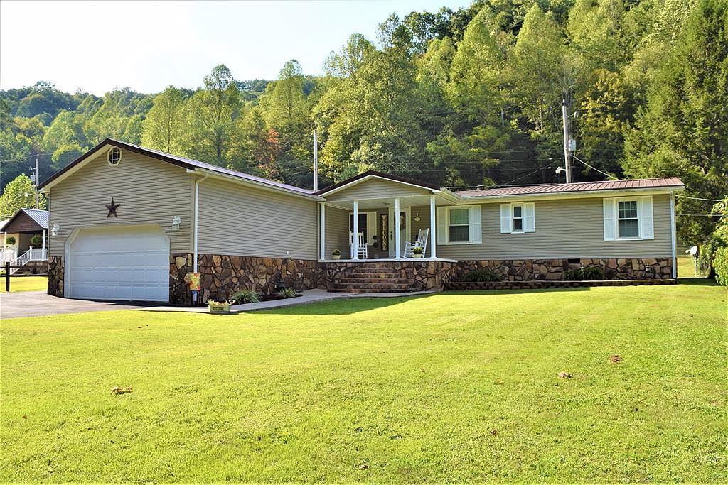 572 Upper Blackberry Rd, Ransom, KY 41558 | Zillow