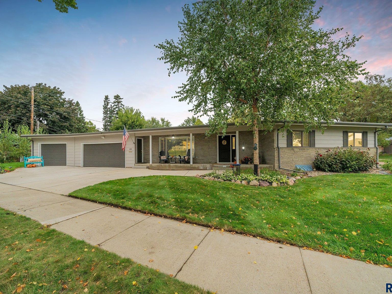 2300 W Larkin Dr, Sioux Falls, SD 57105 | MLS #22306377 | Zillow