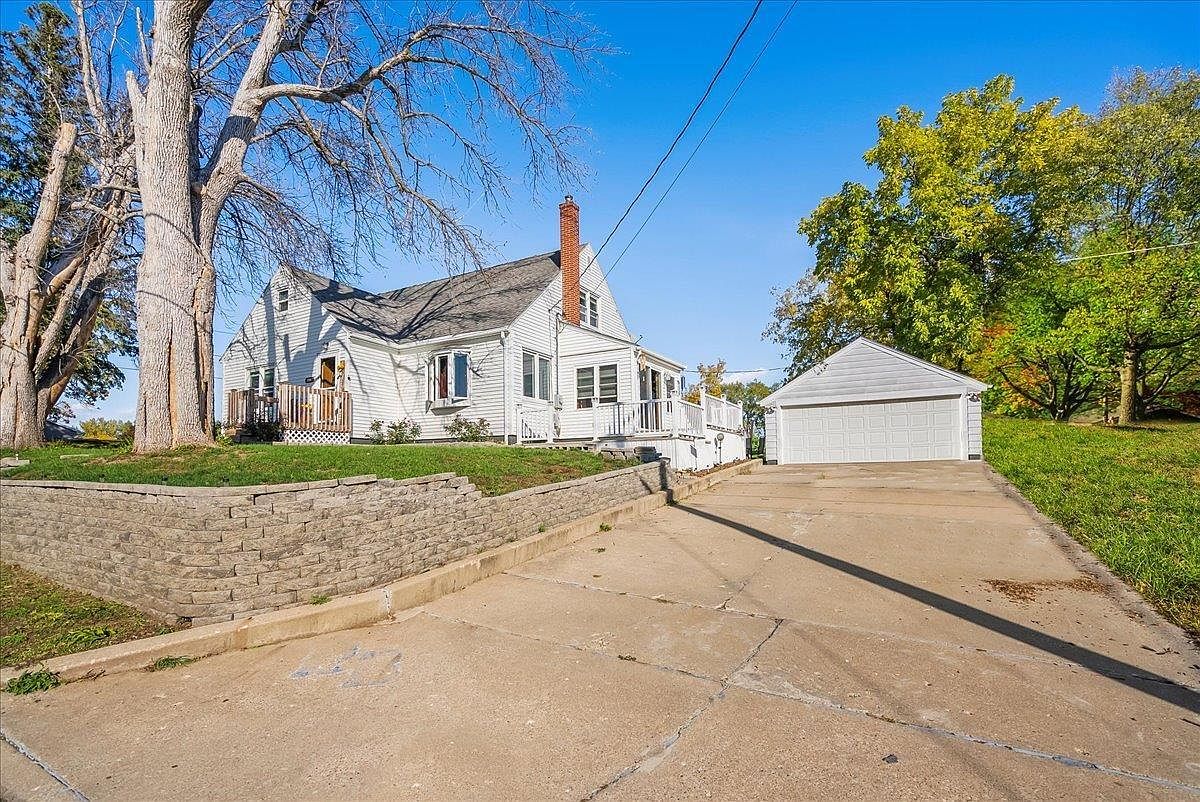 1716 6th St, Gilbertville, IA 50634 | Zillow