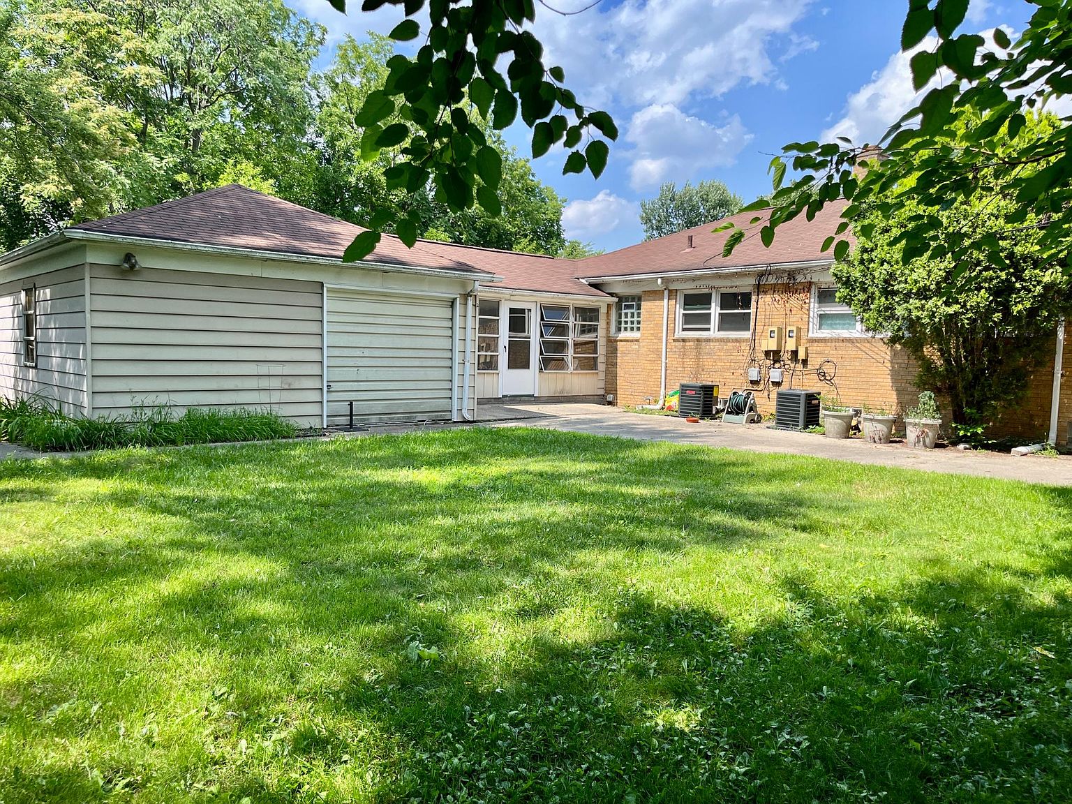 2941 Crooks Rd, Royal Oak, MI 48073 | Zillow