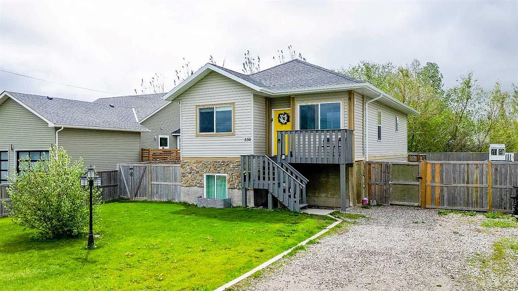 330 W 300th St N, Raymond, AB T0K 2S0 | MLS #A2139067 | Zillow