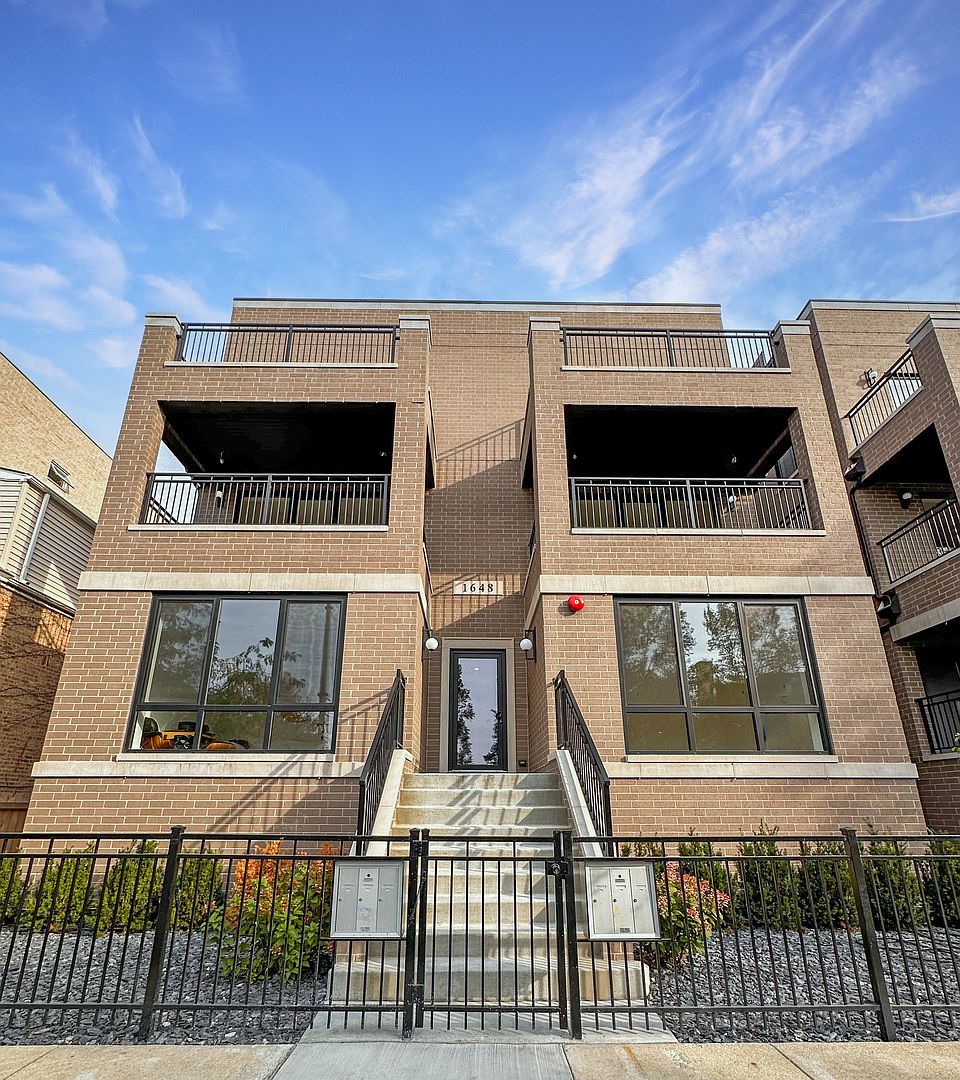 1648 W Diversey Pkwy #2W, Chicago, IL 60614 | Zillow
