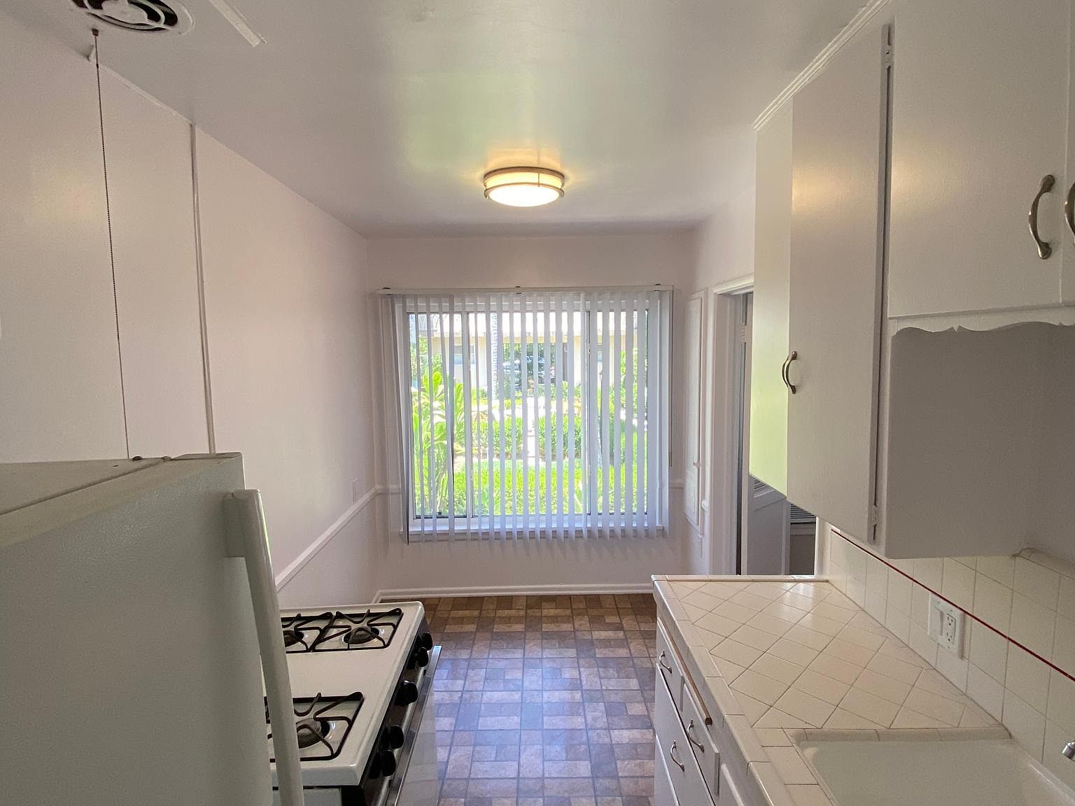 5314 Franklin Ave APT 10, Los Angeles, CA 90027 | Zillow