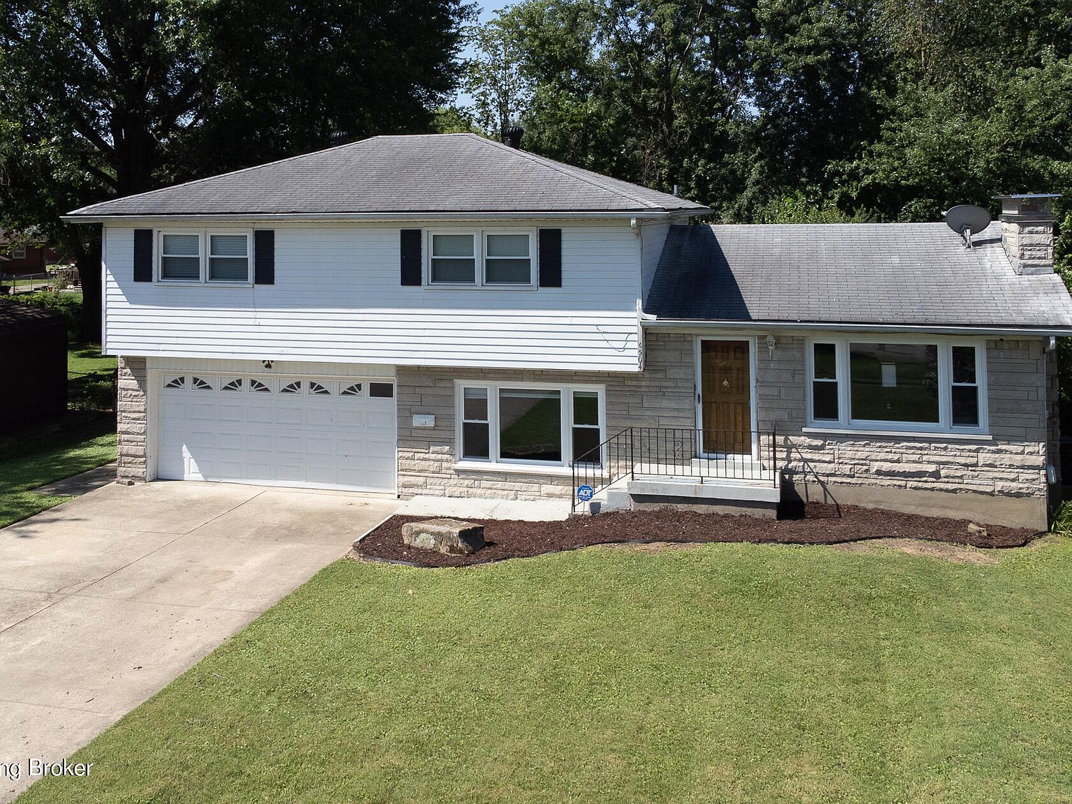 6504 Don Bon Ct, Louisville, KY 40258 | Zillow