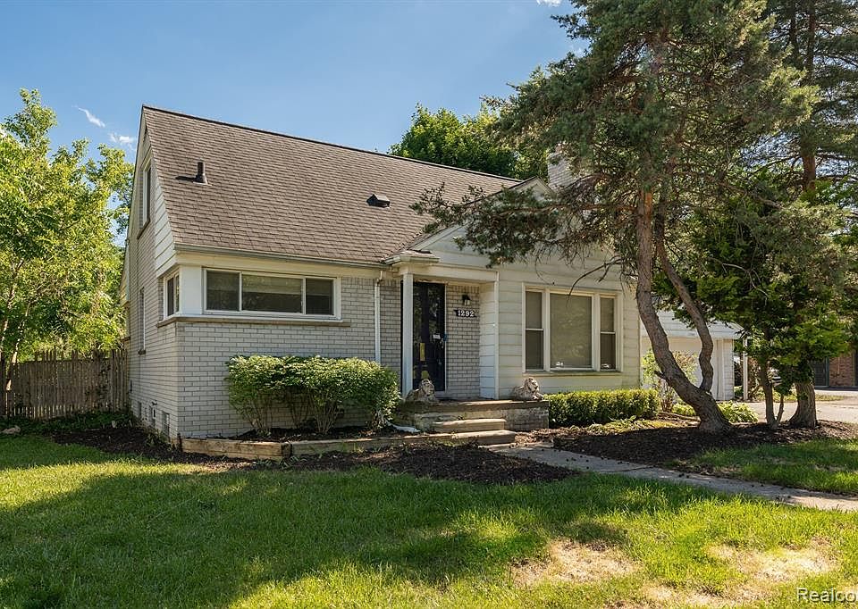 1292 E Maple Rd, Birmingham, MI 48009 | Zillow