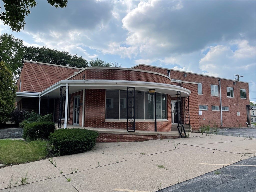 334 W Main St, Decatur, IL 62522 | Zillow