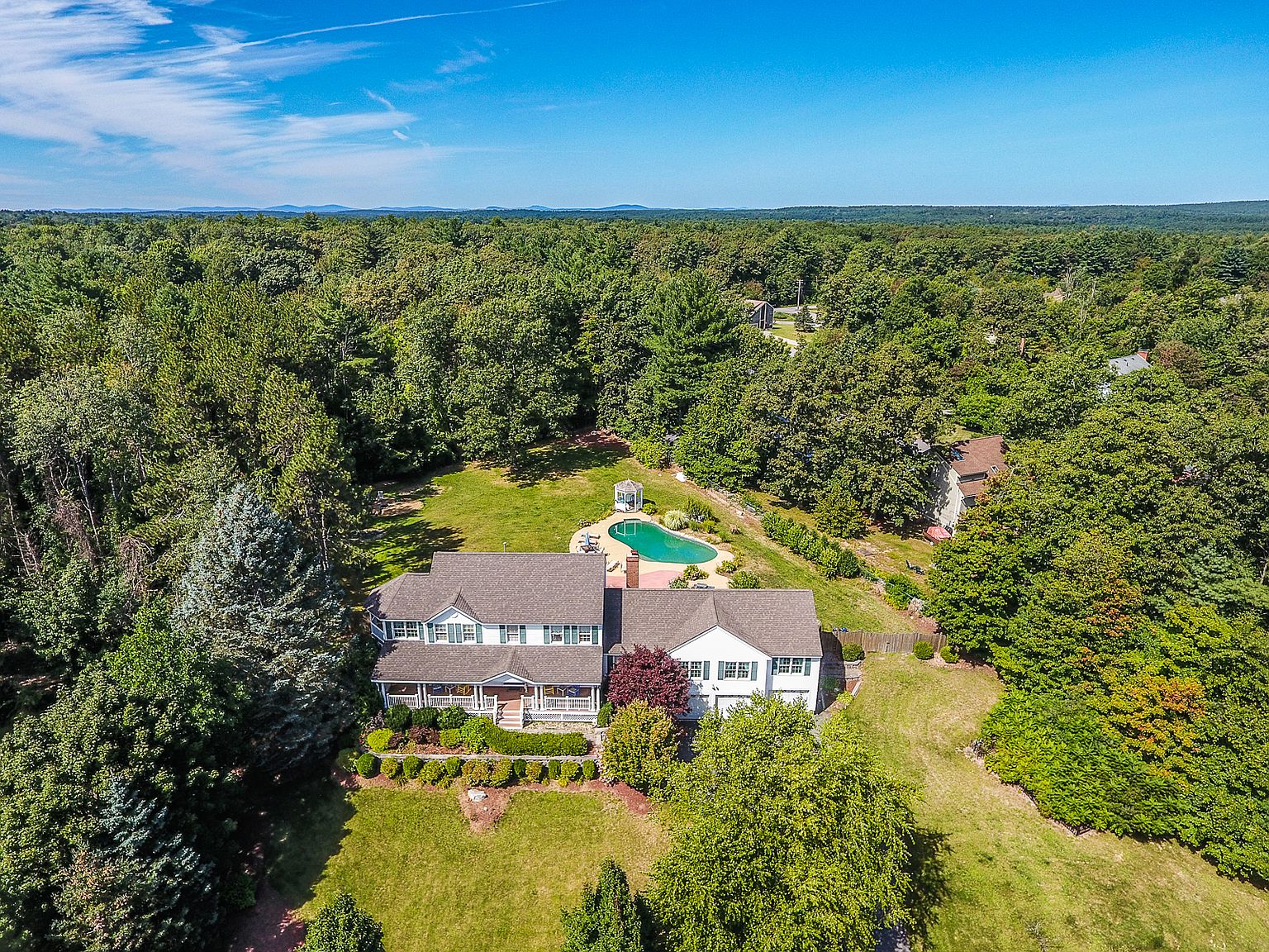 4 Wishing Well Ln, Derry, NH 03038 | Zillow