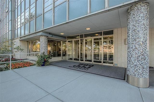 333 W Meyer Blvd APT 1105, Kansas City, MO 64113 | Zillow