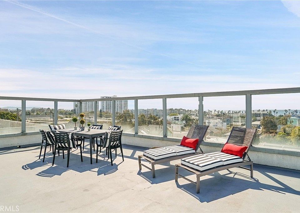 2431 3rd St APT 2, Santa Monica, CA 90405 | MLS #SR25050377 | Zillow