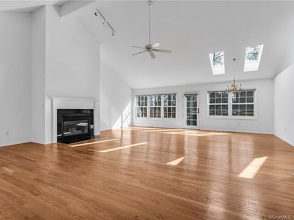 34 L Hermitage Dr #34, Shelton, CT 06484 | MLS #24001250 | Zillow