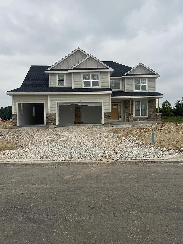 431 Sandstone STREET, Slinger, WI 53086 | MLS #1911036 | Zillow