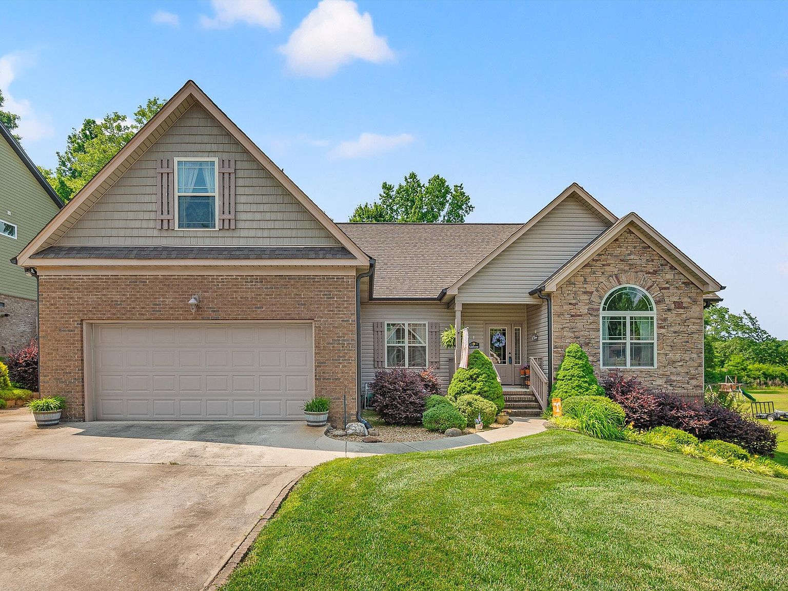 10807 Thatcher Crest Dr, Soddy Daisy, TN 37379 | Zillow