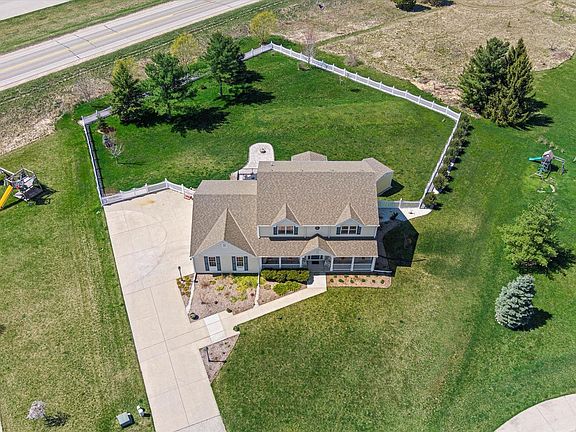 W381N8165 Rolling River CIRCLE, Oconomowoc, WI 53066 | MLS #1871676 ...