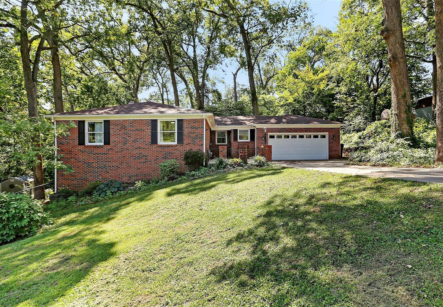 15 Forest Dr, Alton, IL 62002 | Zillow
