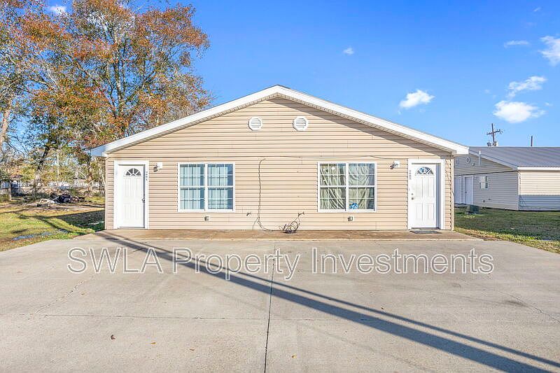308 W Napoleon St #ST2, Sulphur, LA 70663 | Zillow