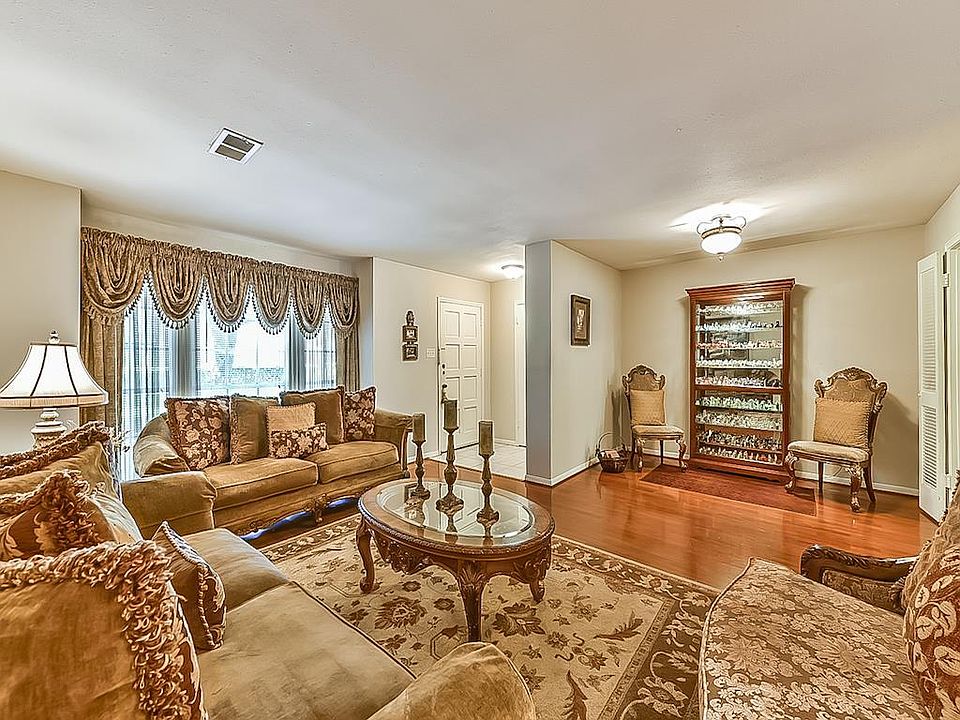 13246 Trail Hollow Dr, Houston, TX 77079 | Zillow