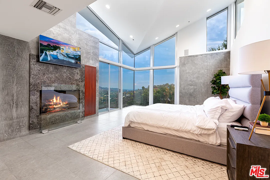 Abandoned: Inside Mary J. Blige's Former Hollywood Hills Mansion ...