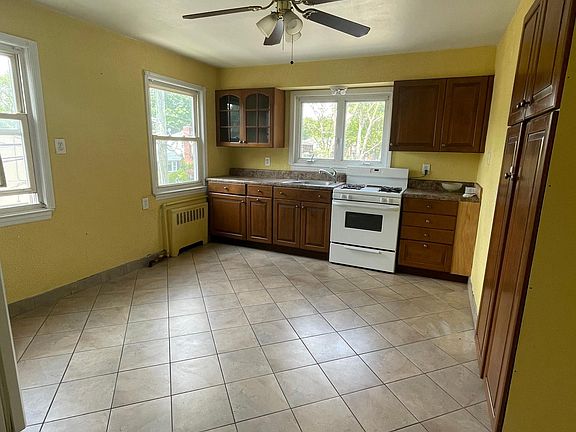 2309 Hylan Blvd FLOOR 2, Staten Island, NY 10306 | Zillow