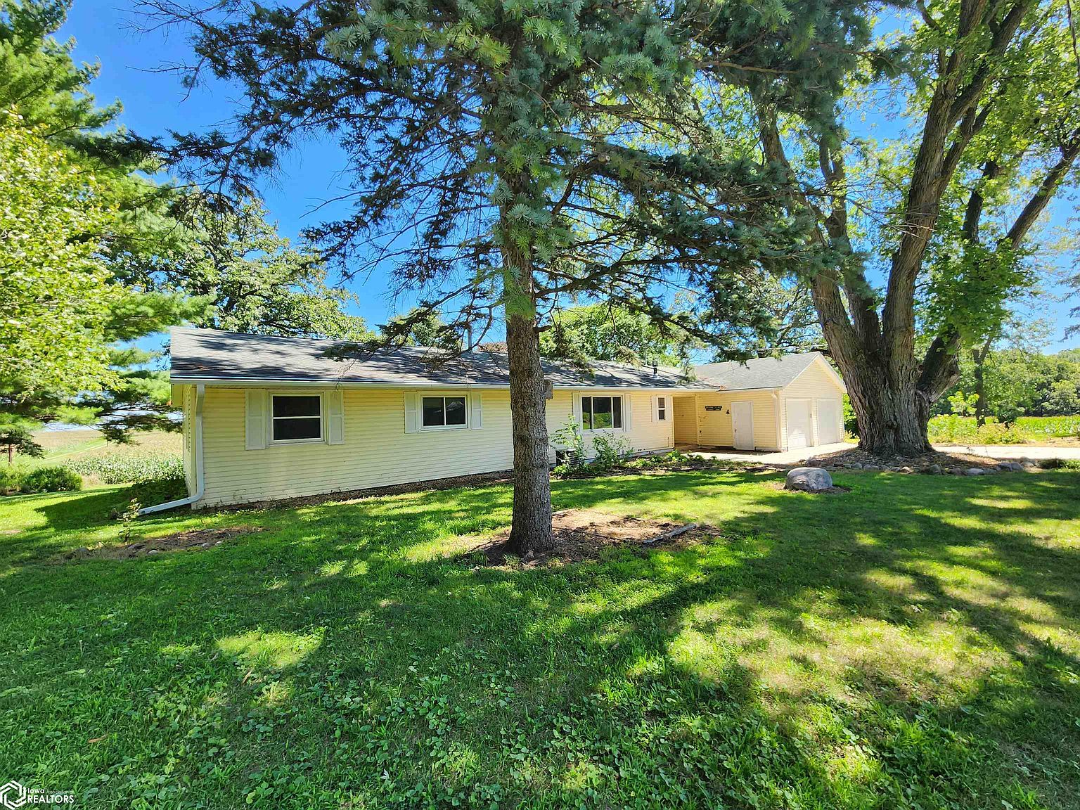 40592 175th Ave, Leland, IA 50453 | Zillow