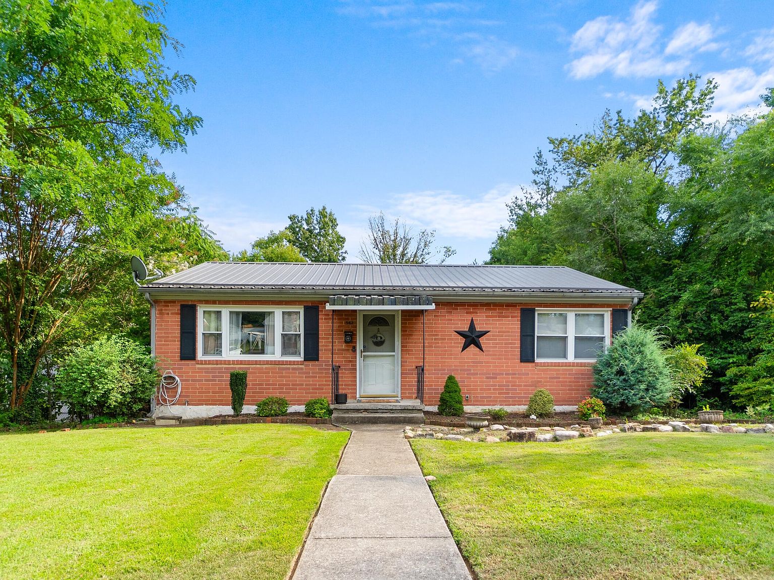 542 Hawthorn Rd, Salem, VA 24153 | Zillow