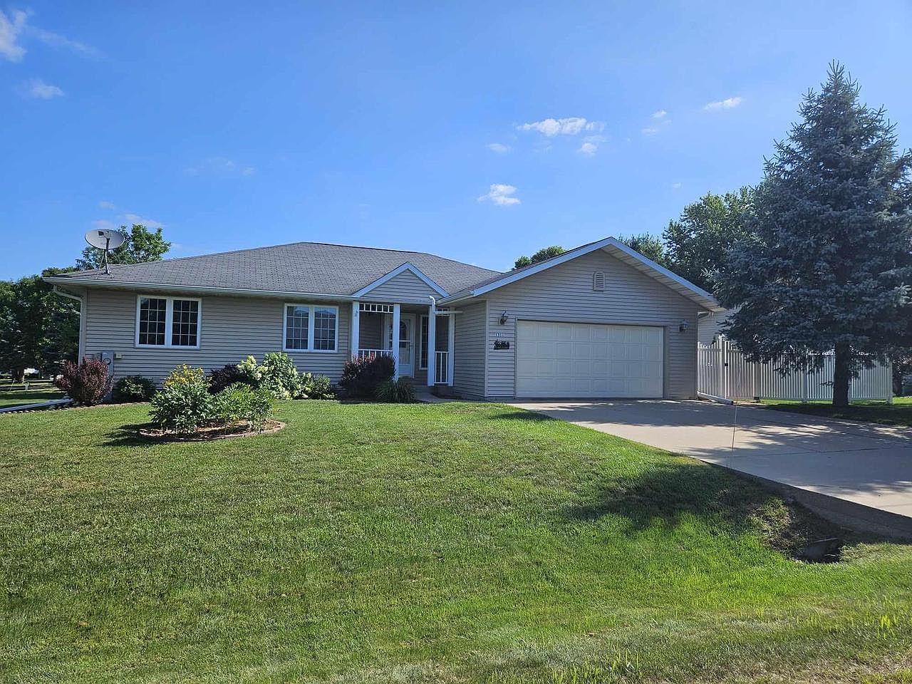 1311 East FILLMORE STREET, Marshfield, WI 54449 | Zillow