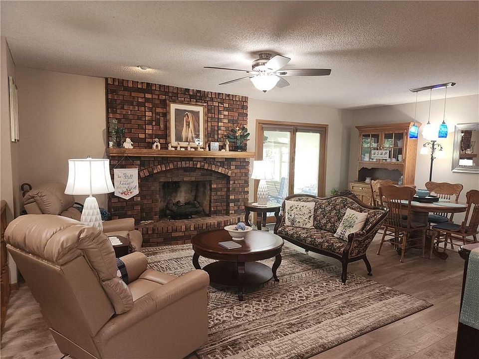 808 Ogden St, Gallatin, MO 64640 | MLS #2453815 | Zillow