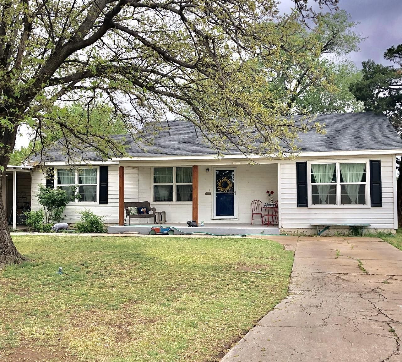 1011 Wayland St, Plainview, TX 79072 | Zillow