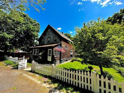 4 Sutton Pl, Worcester, MA 01603 | MLS #73115947 | Zillow