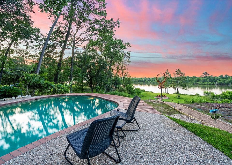 822 W Houston St, Highlands, TX 77562 | MLS #6736421 | Zillow