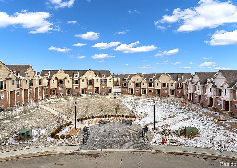 25519 Grandview Ln Novi MI | Zillow