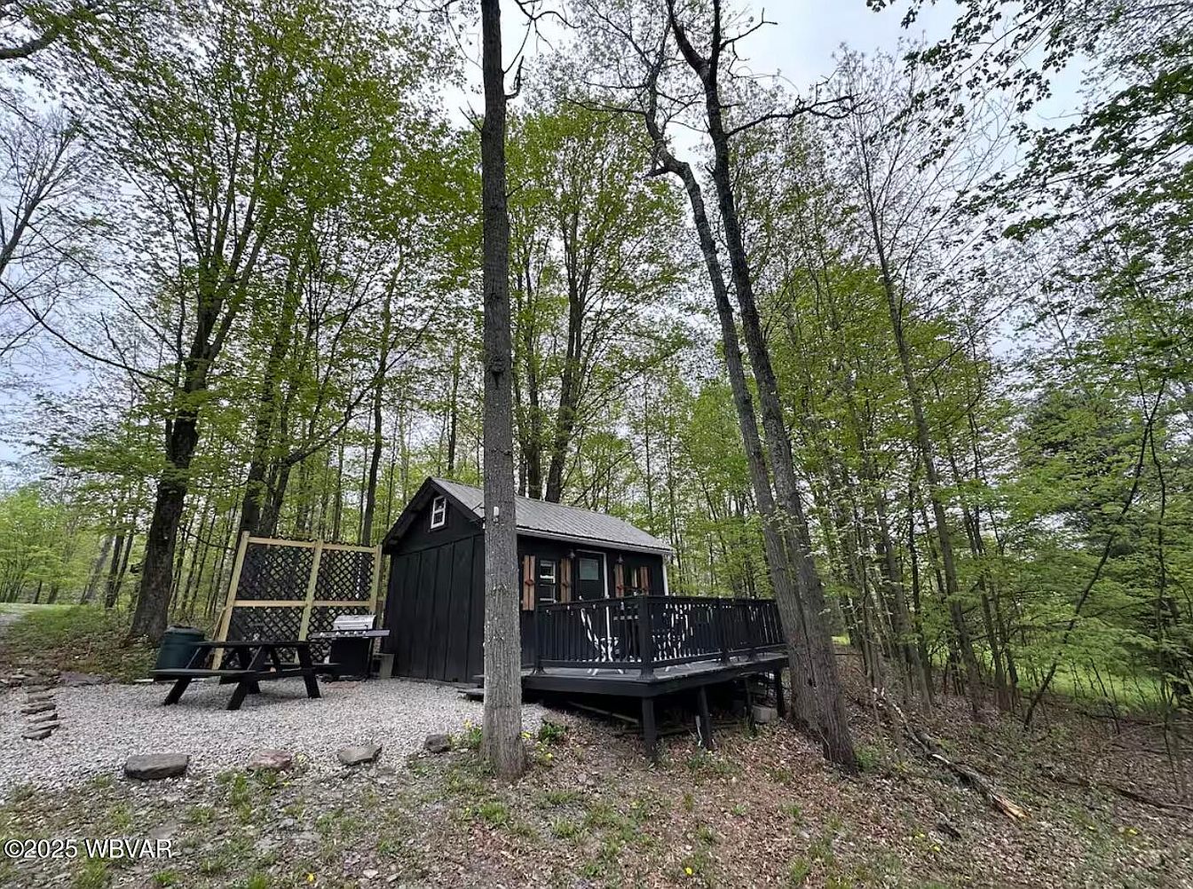 Secluded 2016 Pennsylvania Cabin on 1 Acre with Modern Updates and ...