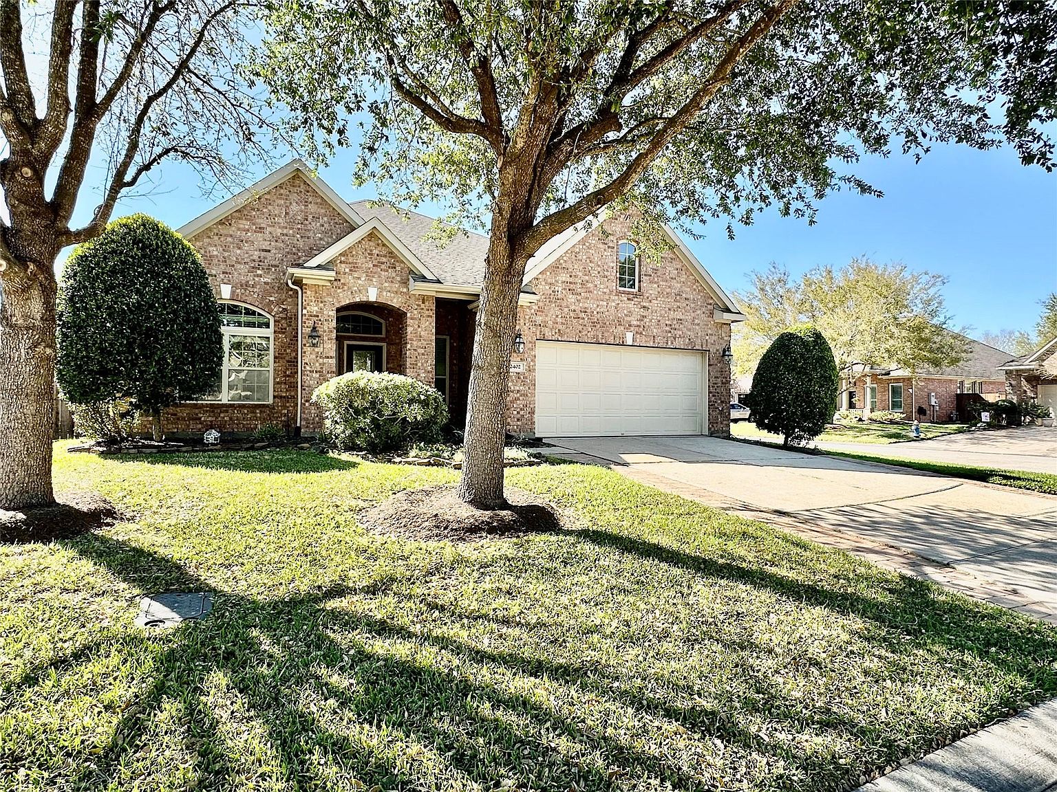 2402 E Tuschman, Pearland, TX 77581 | Zillow