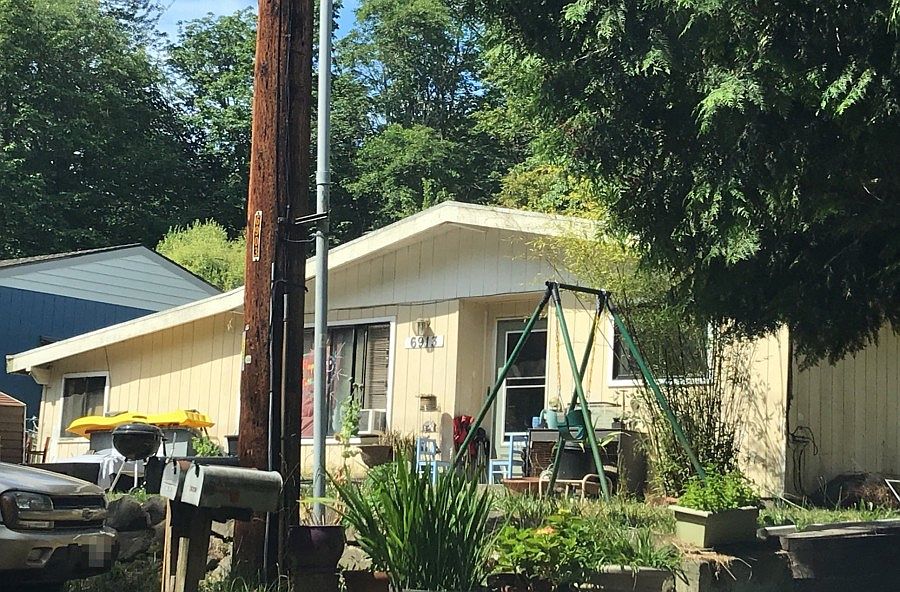 6913 25th Ave SW, Seattle, WA 98106 | Zillow