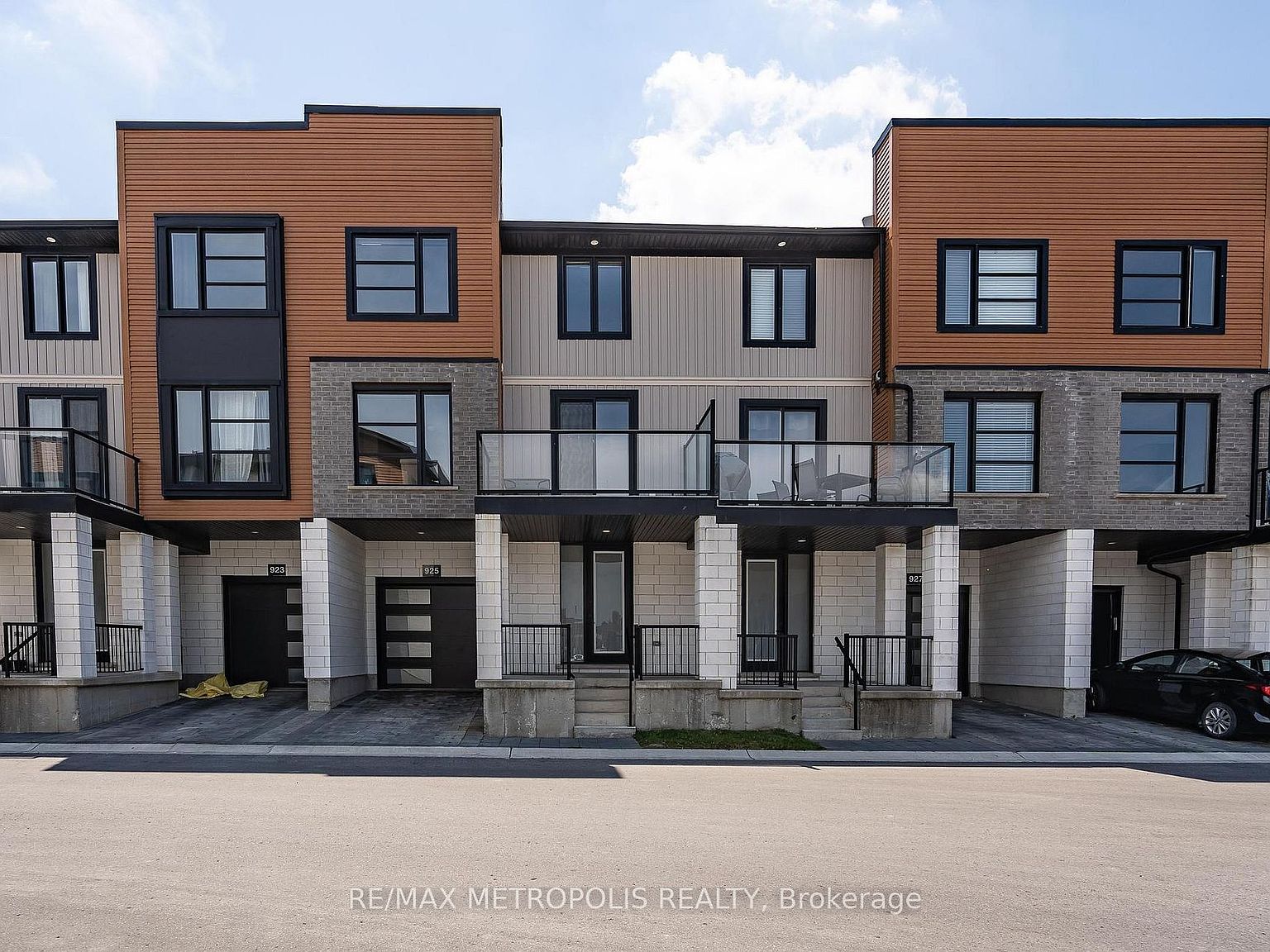 925 Sarnia Rd, London, ON N6H 0J7 | Zillow