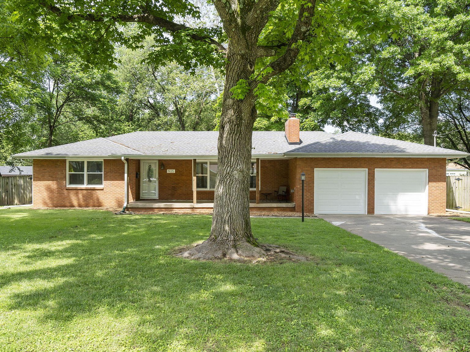 1925 South Link Avenue, Springfield, MO 65804 | MLS #60268750 | Zillow