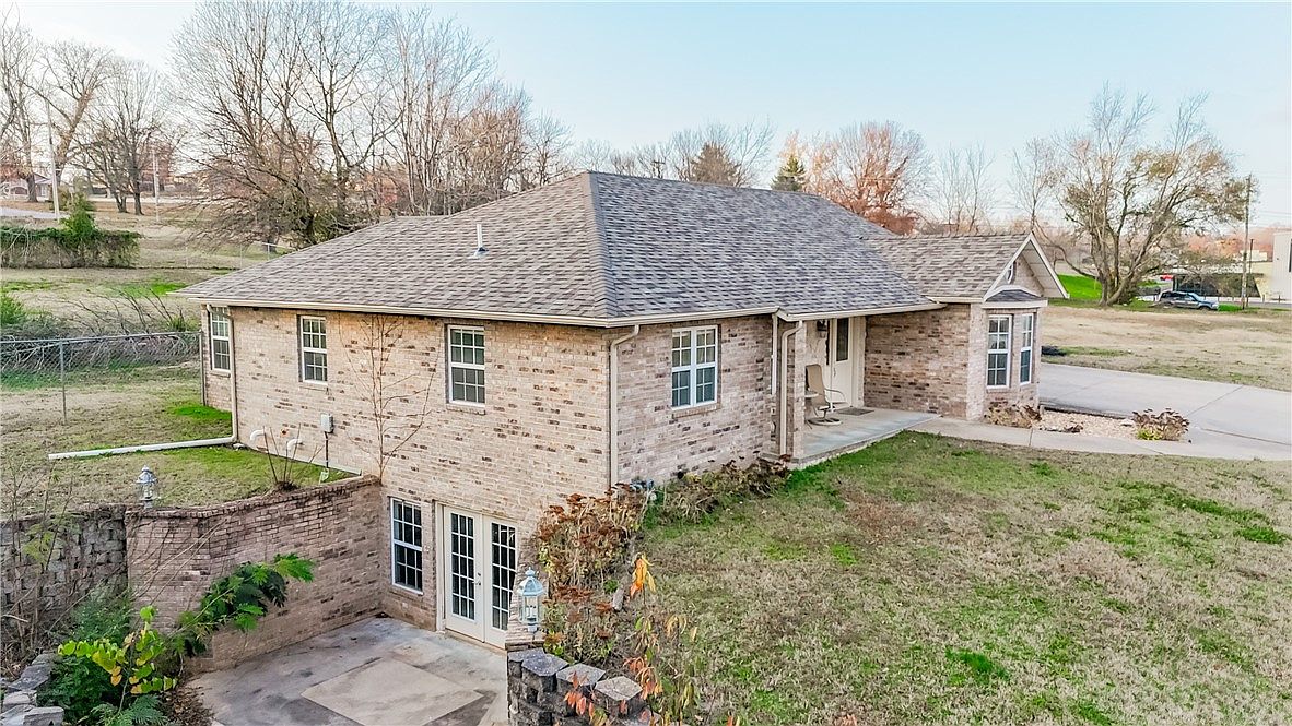 107 N North Spg, Cassville, MO 65625 | Zillow