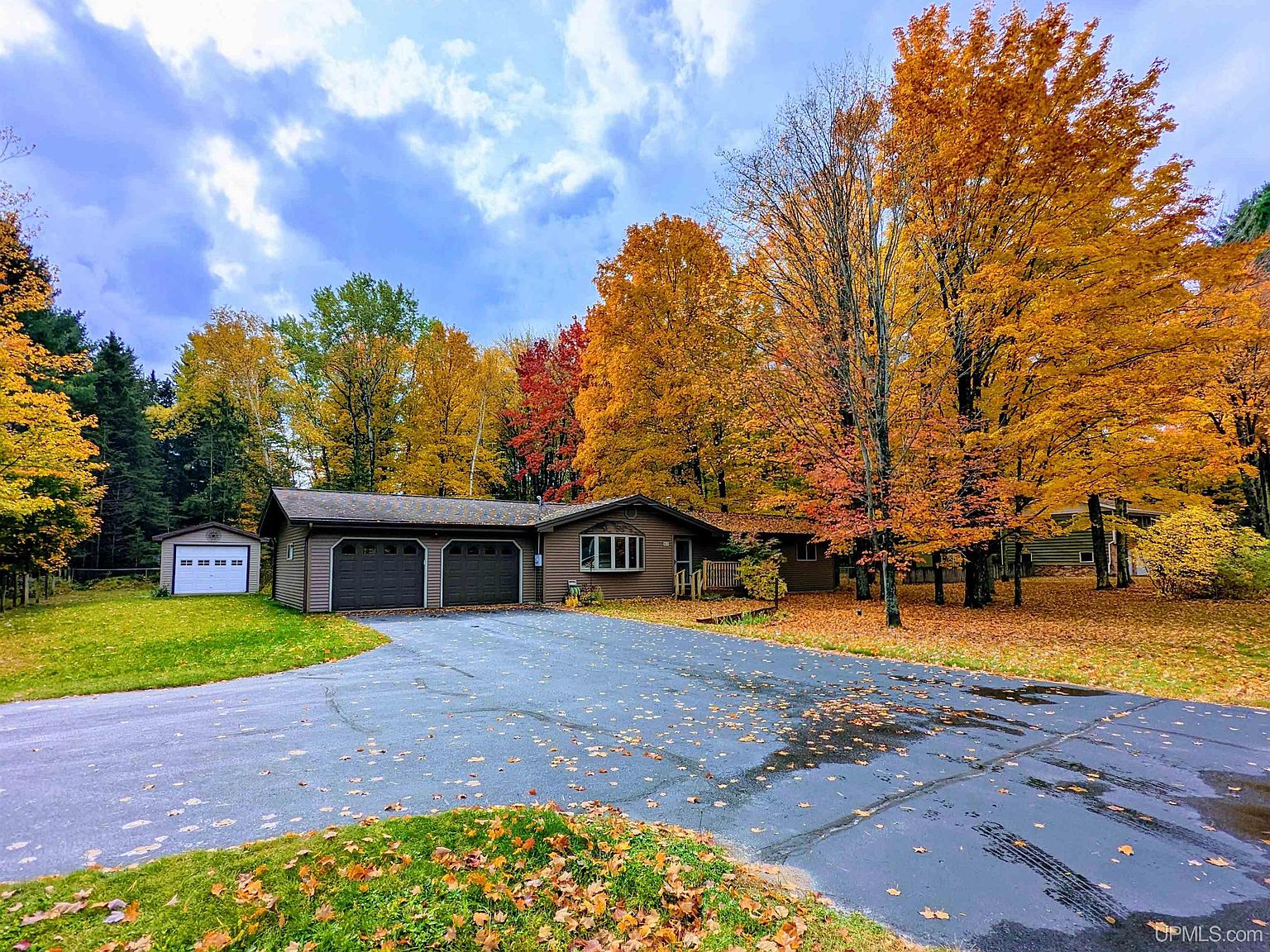60 Edgewood Dr, Marquette, MI 49855 | Zillow