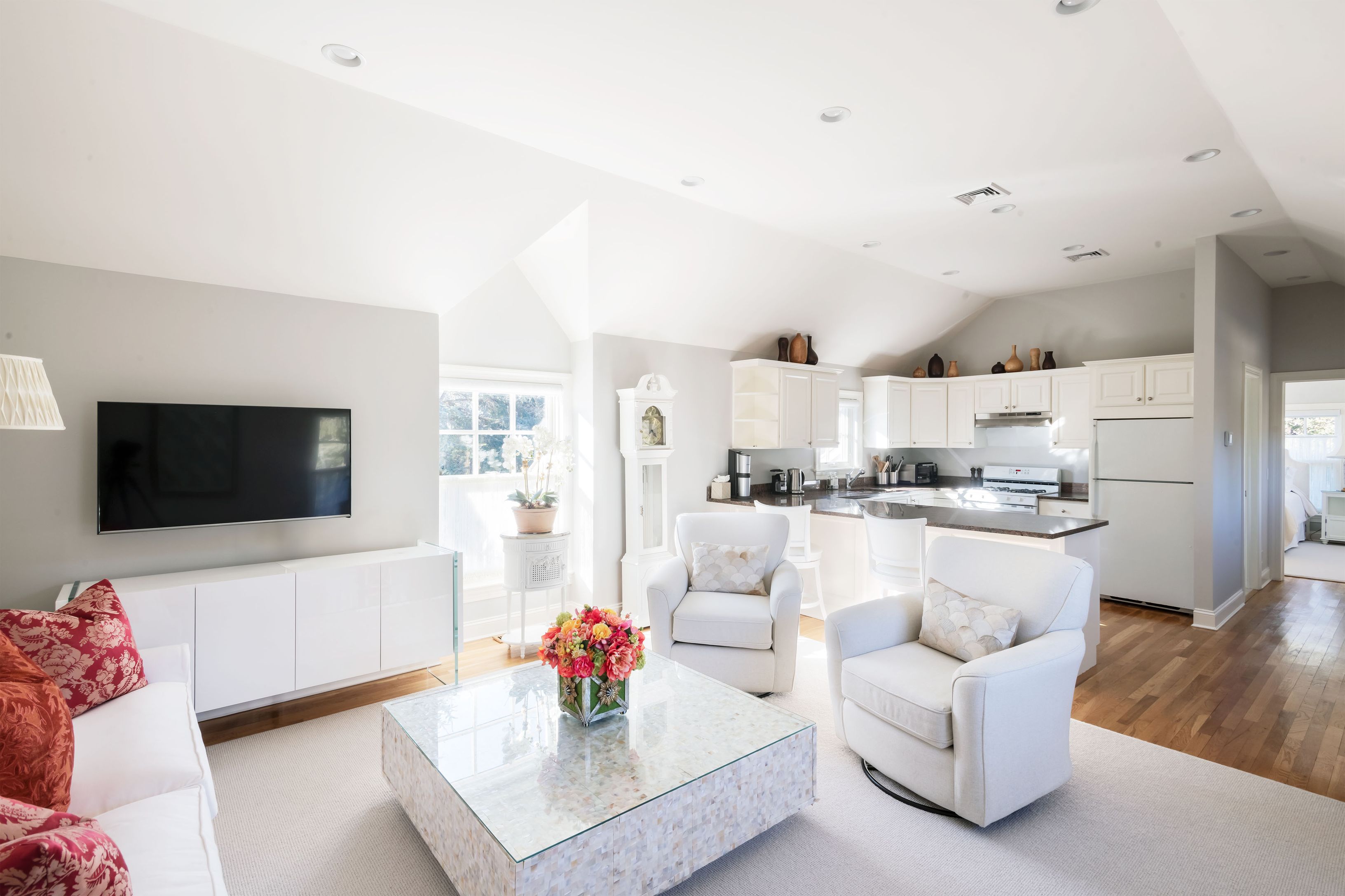 17 Channel Pond Ct, Southampton, NY 11968 | Out East