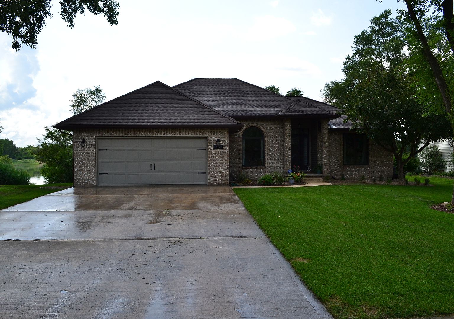 460 S Division St Braidwood Il 60408 Zillow
