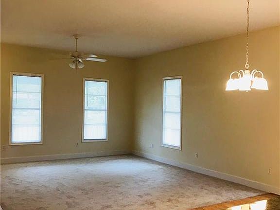 508 N Hunt St, Cuero, TX 77954 | Zillow