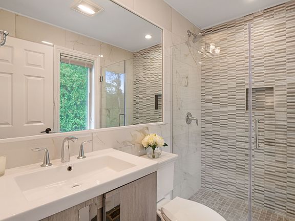 141 Middle Pond Rd, Southampton, NY 11968 | Zillow