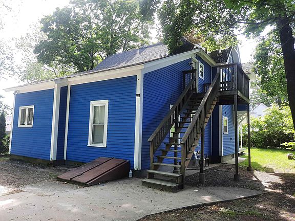 8 Harbor Ct, Nashua, NH 03060 | Zillow