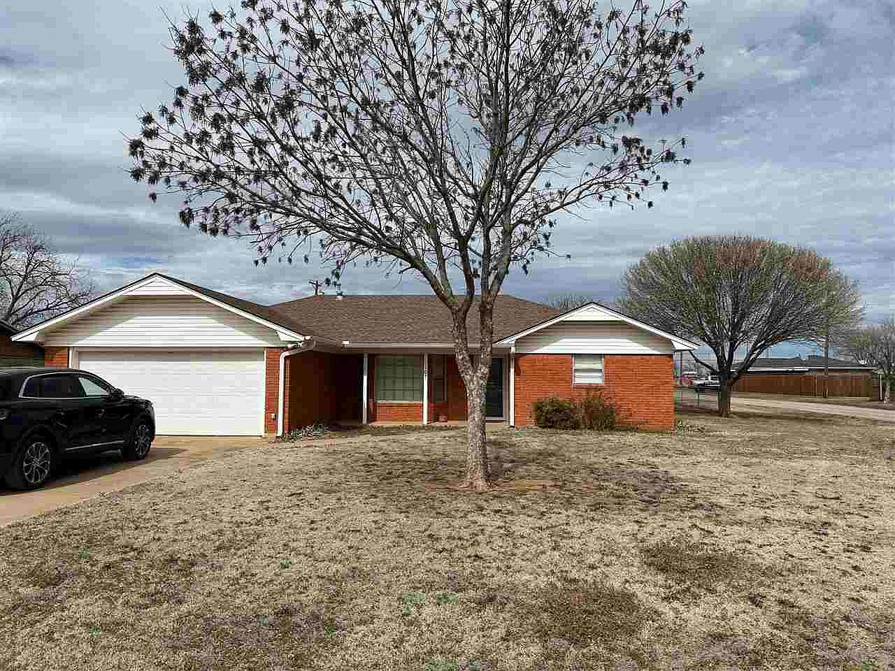 1102 W 5th St, Grandfield, OK 73546 | Zillow