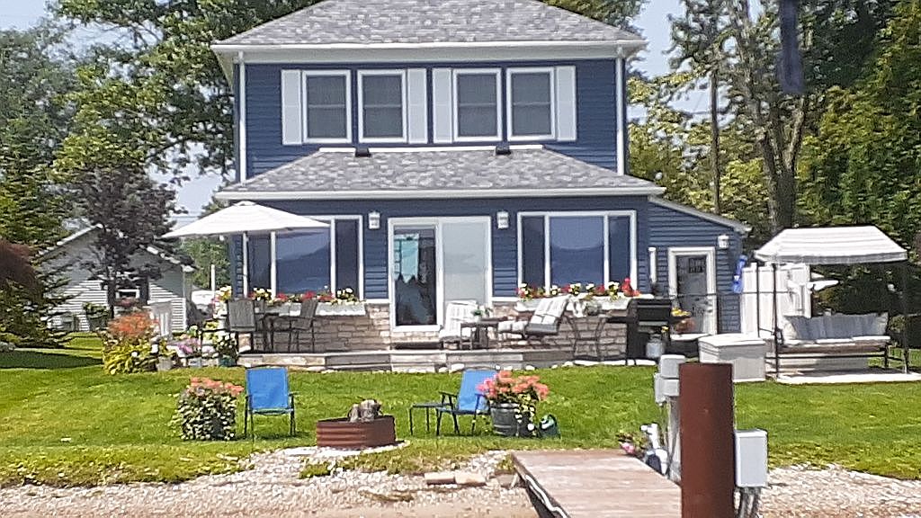 7967 River Rd, Cottrellville, MI 48039 | Zillow